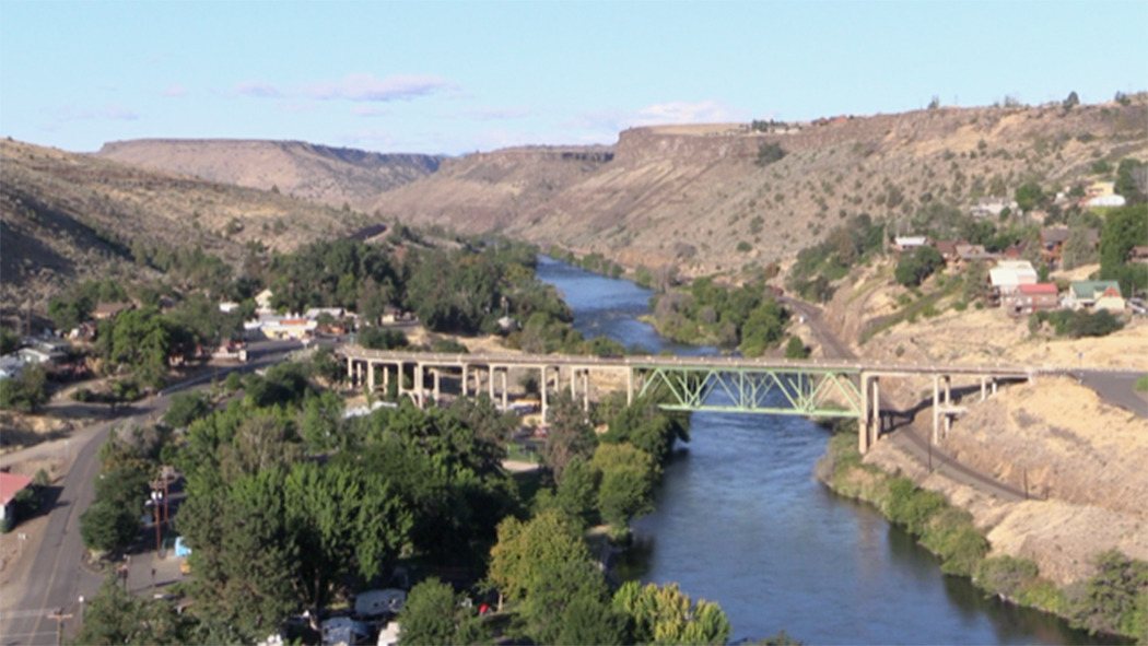 Family River Rafting Trips In Maupin, OR | Deschutes U-Boat Inc